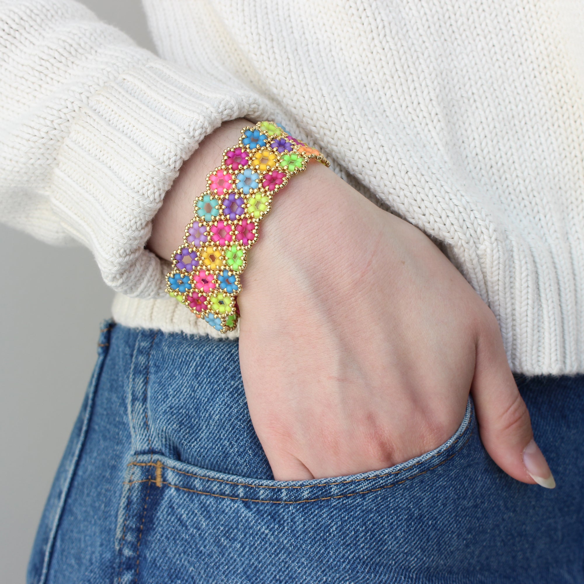 Bracelet Vivid Flowers - D – Alberta Craft Council